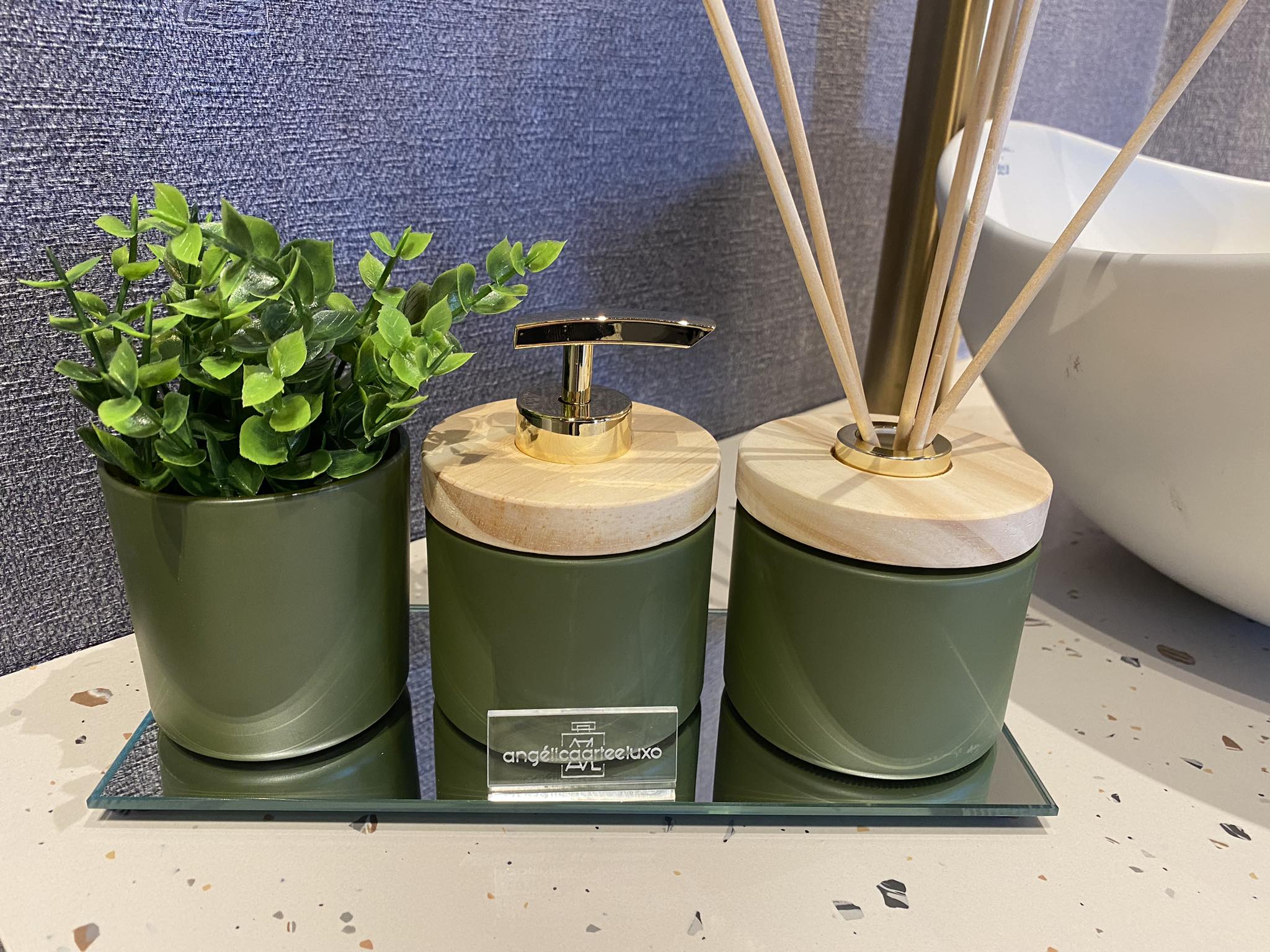 KIT DE LAVABO PARA BANHEIRO VERDE FOSCO MADEIRA COM ESSÊNCIA - Angélica ...